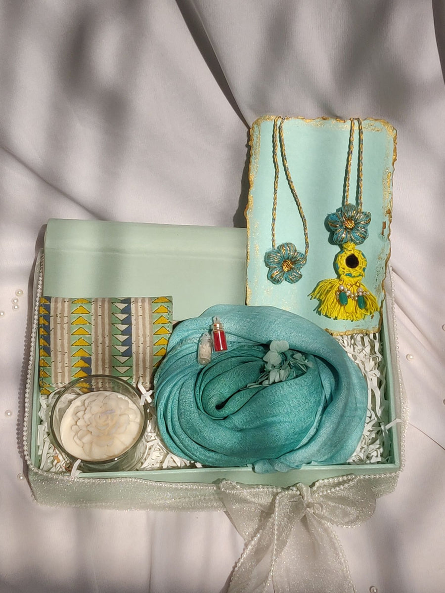 Bond & Bloom Box – Varnan Jaipur | Customised Gift Hampers & Gift Boxes